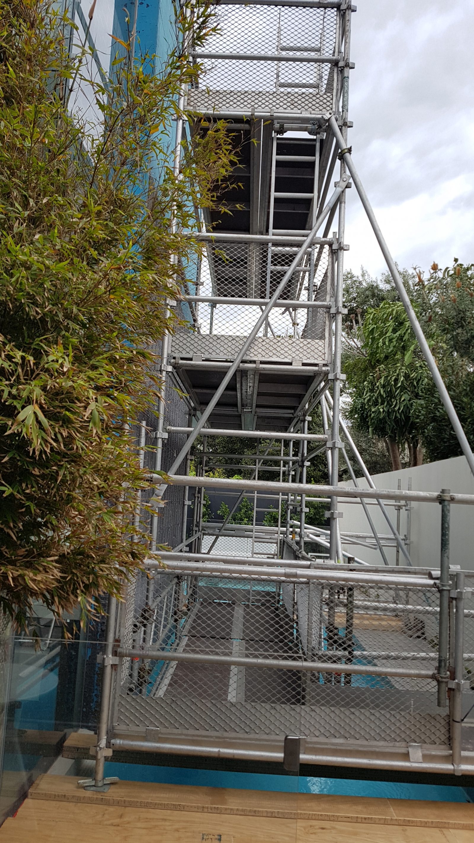 Scaffolding Pool area to reach multi storey | Mr Scaffold 1300 677 223